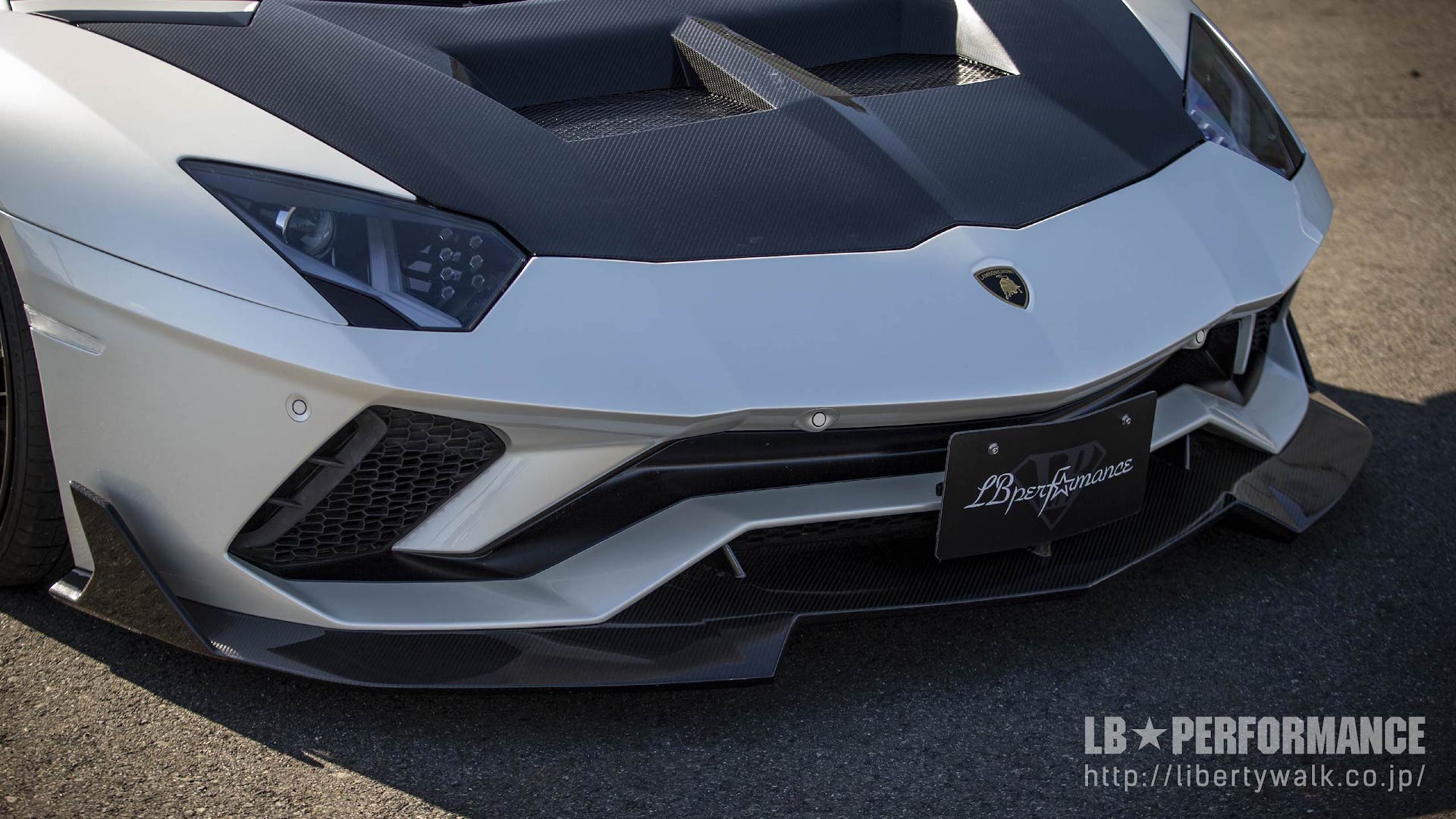 LB★PERFORMANCE Lamborghini AVENTADOR S - LIBERTY WALK | リバティーウォーク
