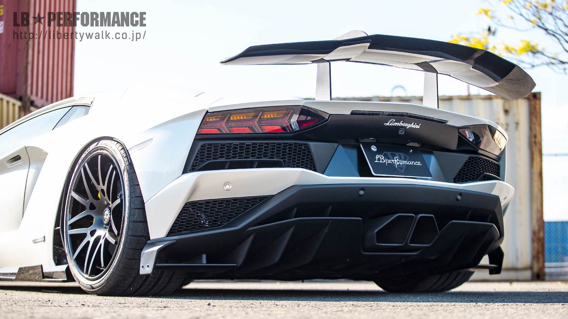 LB★PERFORMANCE Lamborghini AVENTADOR S - LIBERTY WALK | リバティーウォーク