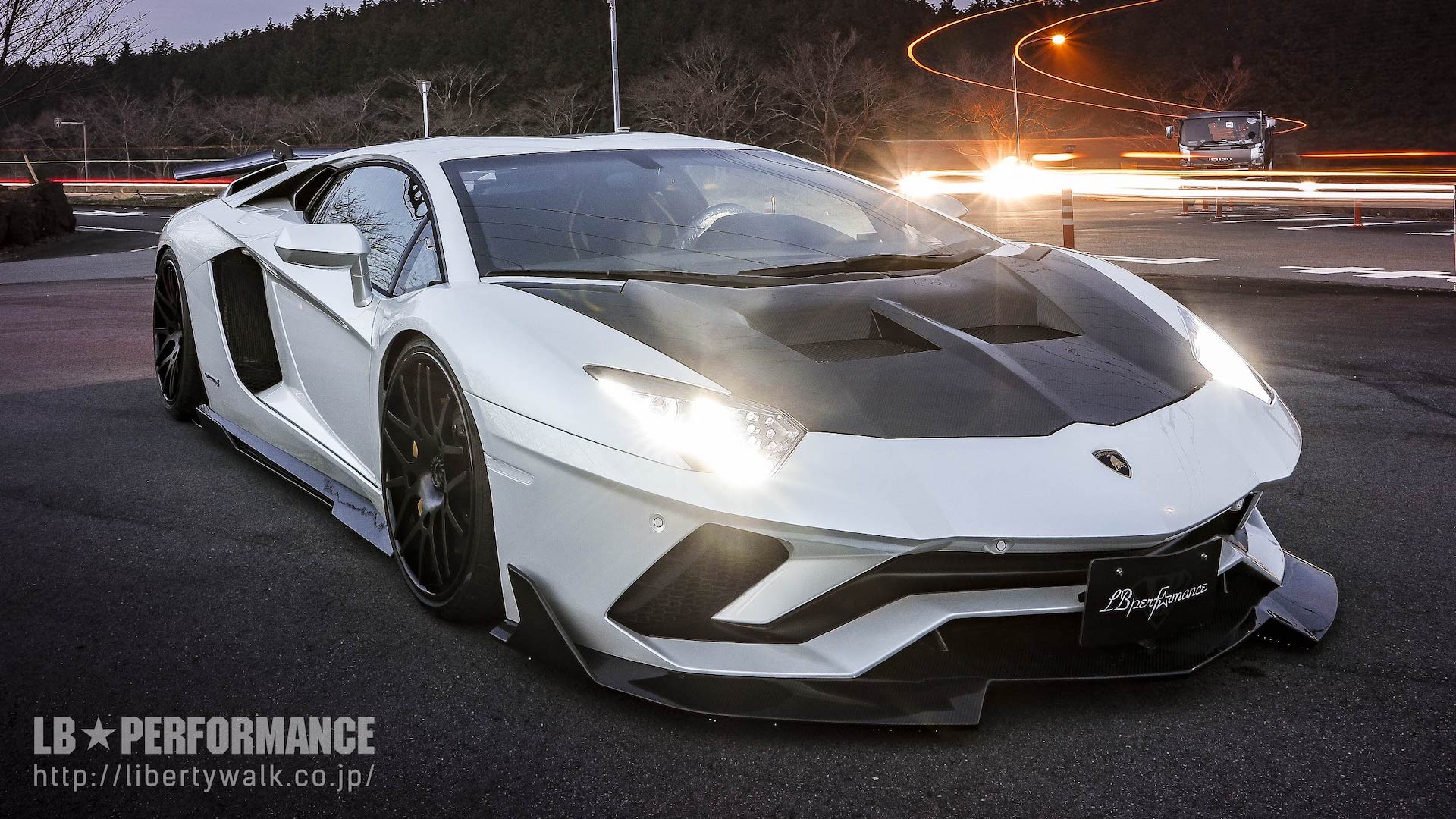 LB★PERFORMANCE Lamborghini AVENTADOR S - LIBERTY WALK | リバティーウォーク