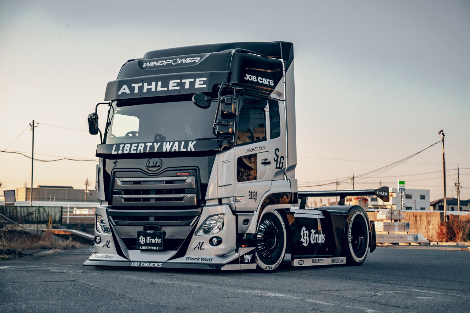 LB TRUCKS - Liberty Walk | リバティーウォーク Complete car and customize!