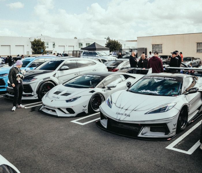 Liberty Walk | リバティーウォーク Complete car and customize!